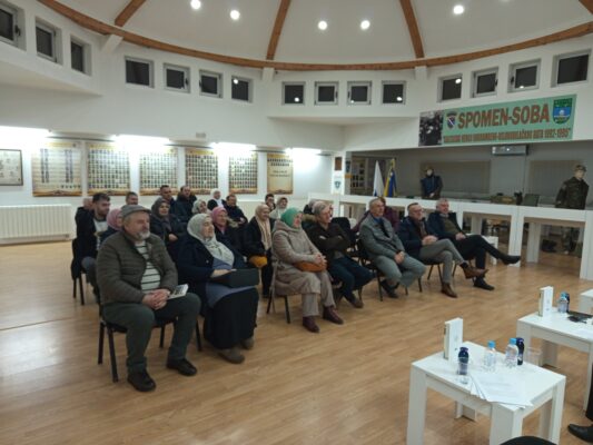 U Kalesiji promovisana knjiga “Ka vječnoj domovini” autora hfz. Merima ...